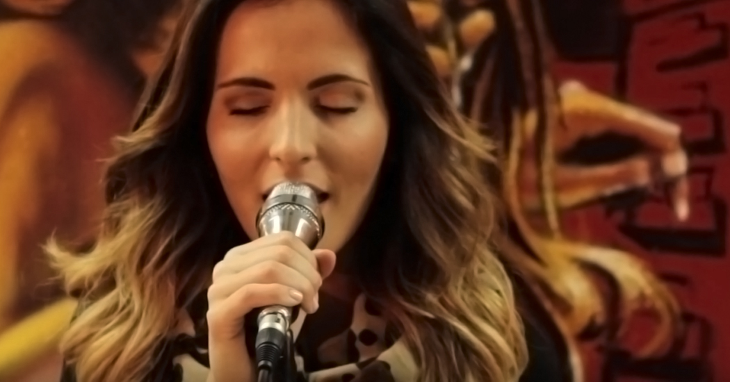 Easy | Carol Curry - Oficial